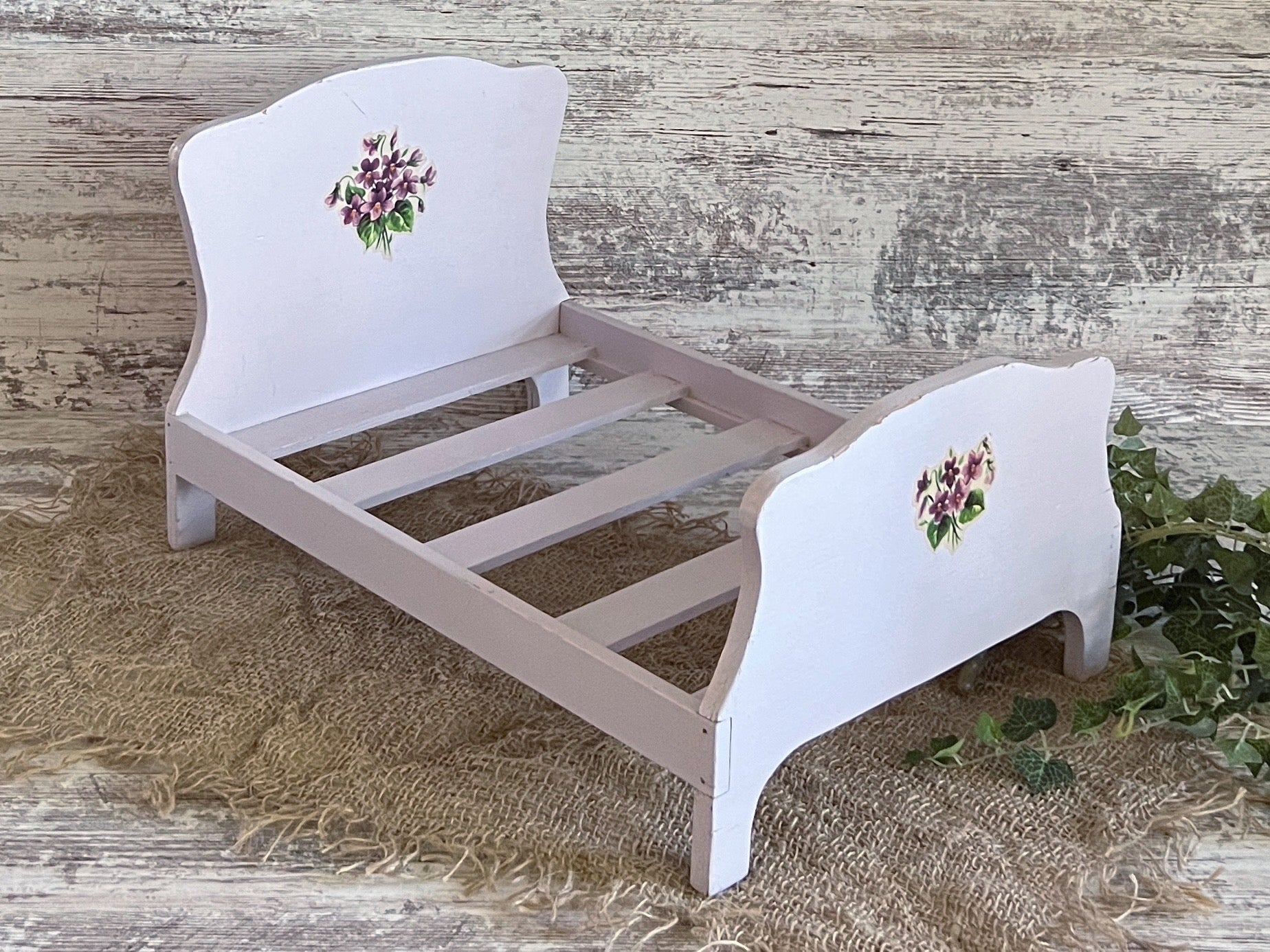 Handmade Wooden Floral Newborn Bed Prop – Beautiful Photo Props